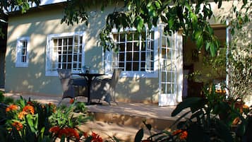 Casa, 1 quarto, terraço, vista para o jardim | Jardim