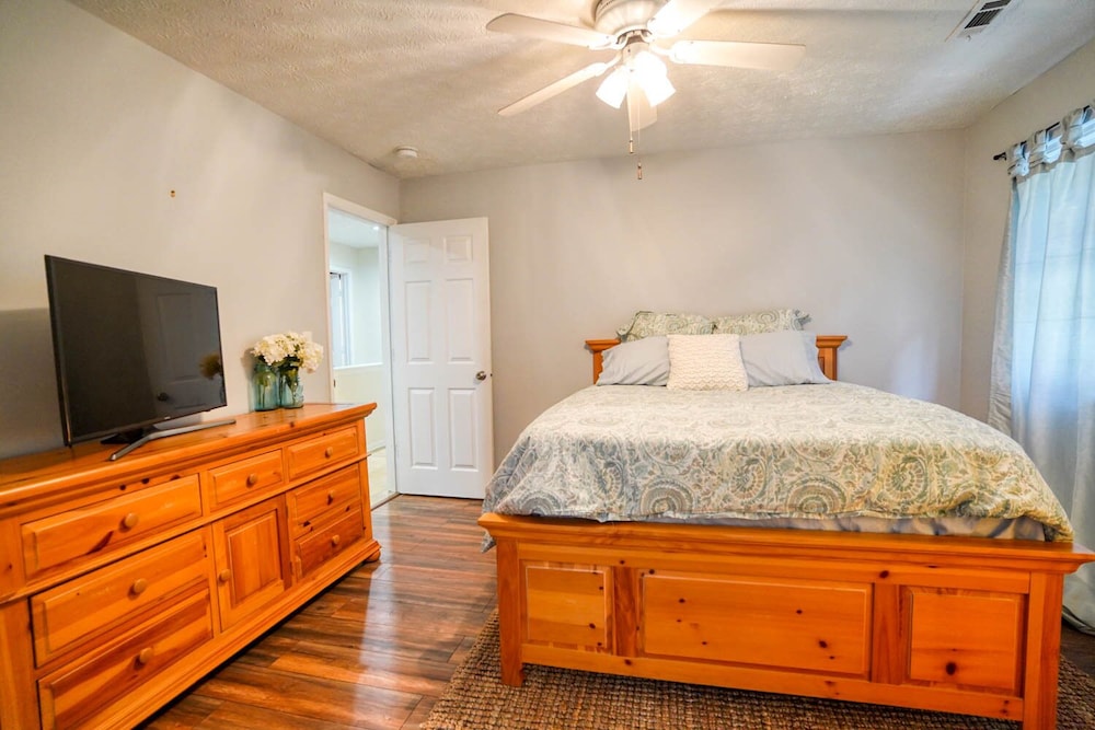 Modern Peachtree City Home Near Shopping & Trails - Peachtree City, GA