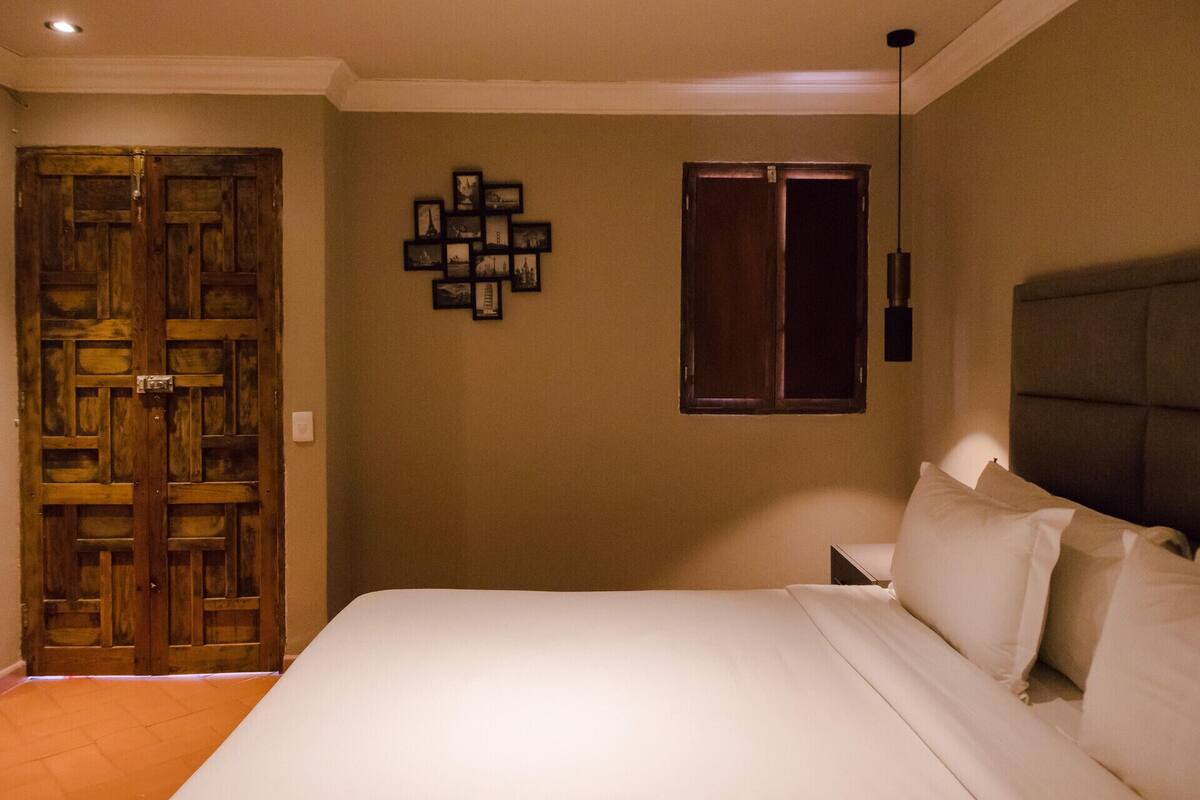 Wi-fi, roupa de cama fornecida