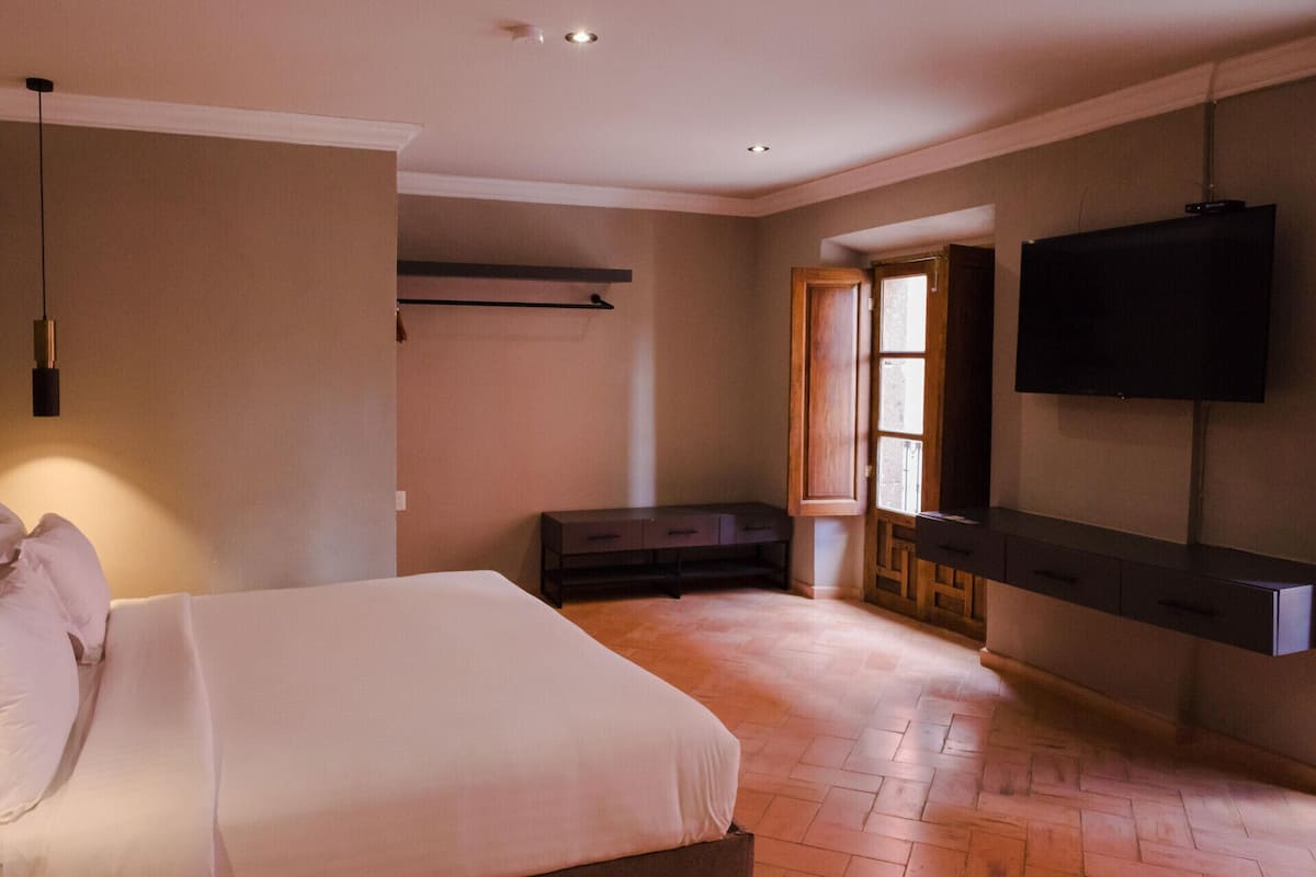 Wi-fi, roupa de cama fornecida