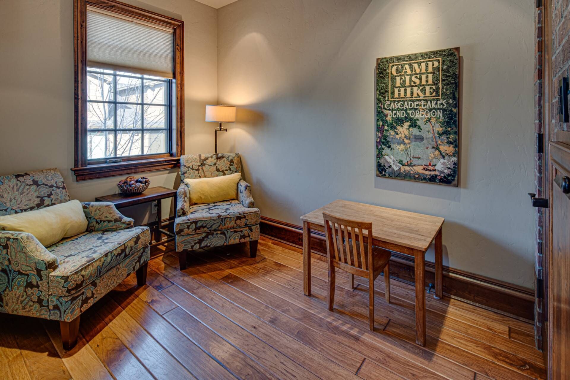 Old Mill Townhome Steps From River And Trails, Shops, Restaurants, Fireplace, A/c, Dog Friendly. - Bend, OR