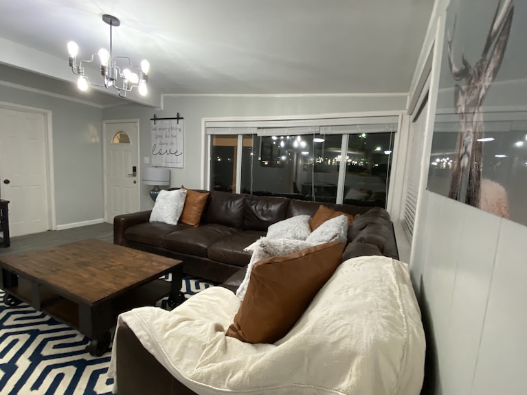 Ideal Beautiful Vacation Rental For Fans- Walk To At&t Stadium. Park 4 Cars - 阿靈頓