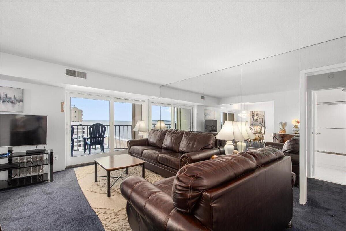 2 Bedroom With Ocean View & Outdoor Pool! - Ocean City, MD