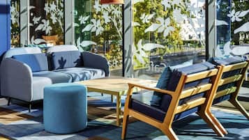 Pequenos-almoços, almoços, jantares servidos, cozinha internacional