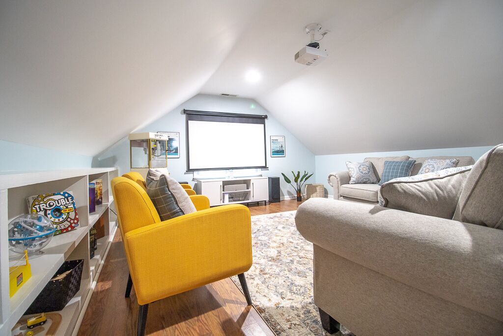 Spacious 5 Bedroom, Pure Inviting Luxury Getaway With Separated Family Spaces - Raleigh, NC