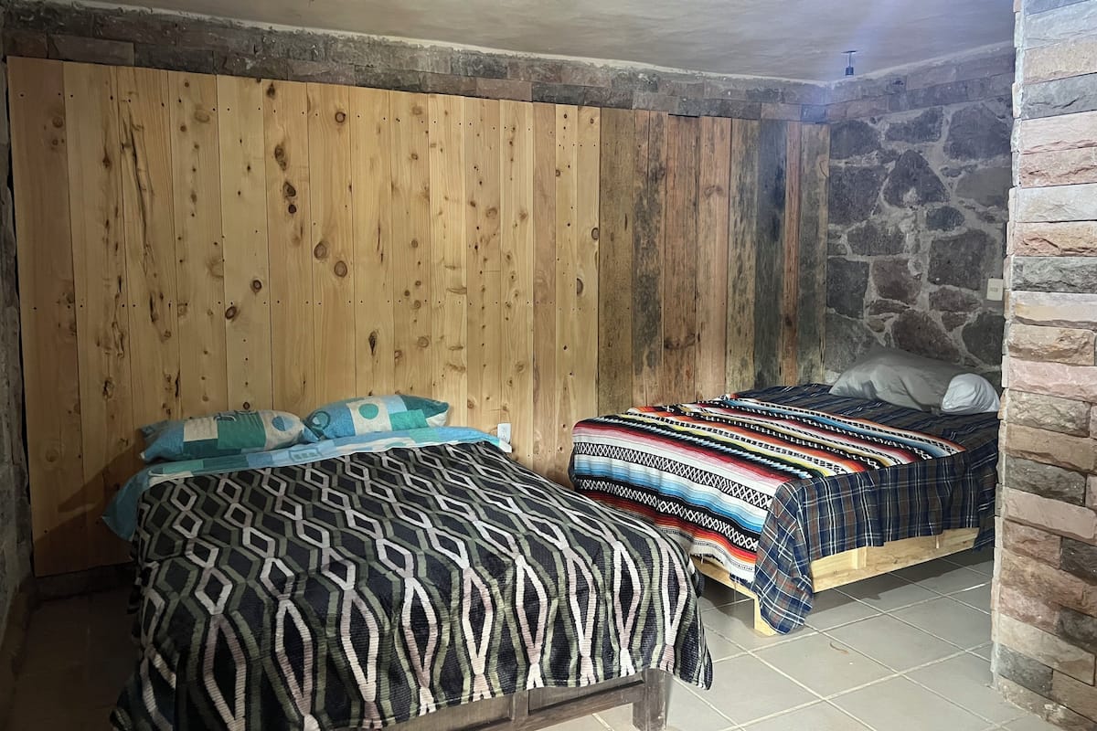 Quarto Básico | Com decoração personalizada, com mobília individualizada