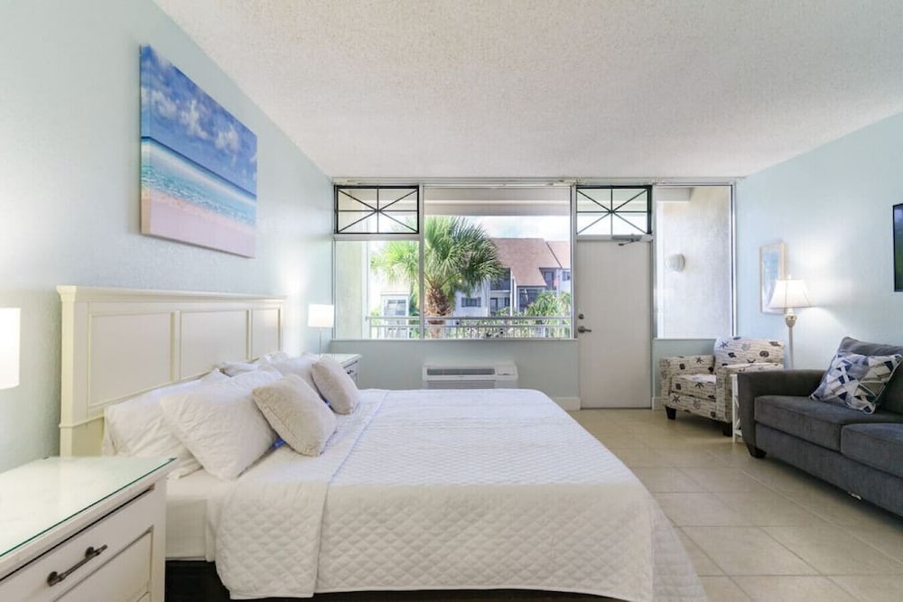 Little Harbor Resort U408 Balcony/ Resort Amenities! Free Parking/wifi/self Check In/restaurants - Apollo Beach, FL