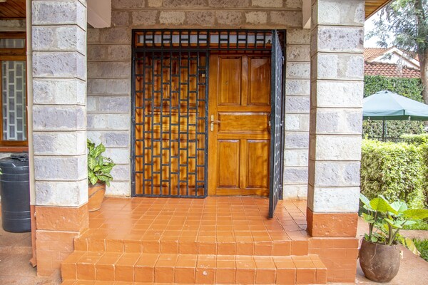 Unique 2br United Nation Bluezone Perimeter - Nairobi