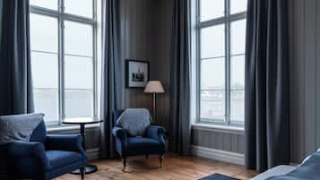 Suite de Luxo, vista para o mar | 1 quarto, roupa hipoalergénica, secretária