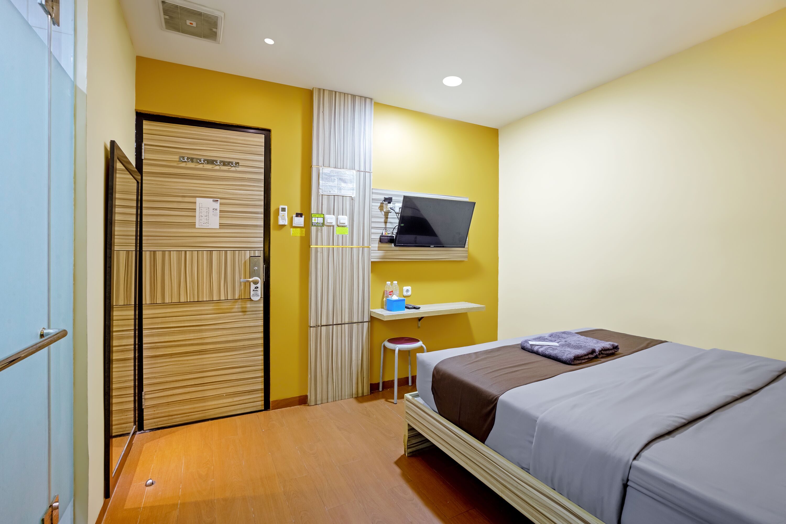 Quarto luxo | Escrivaninha, Wi-Fi de cortesia, roupa de cama