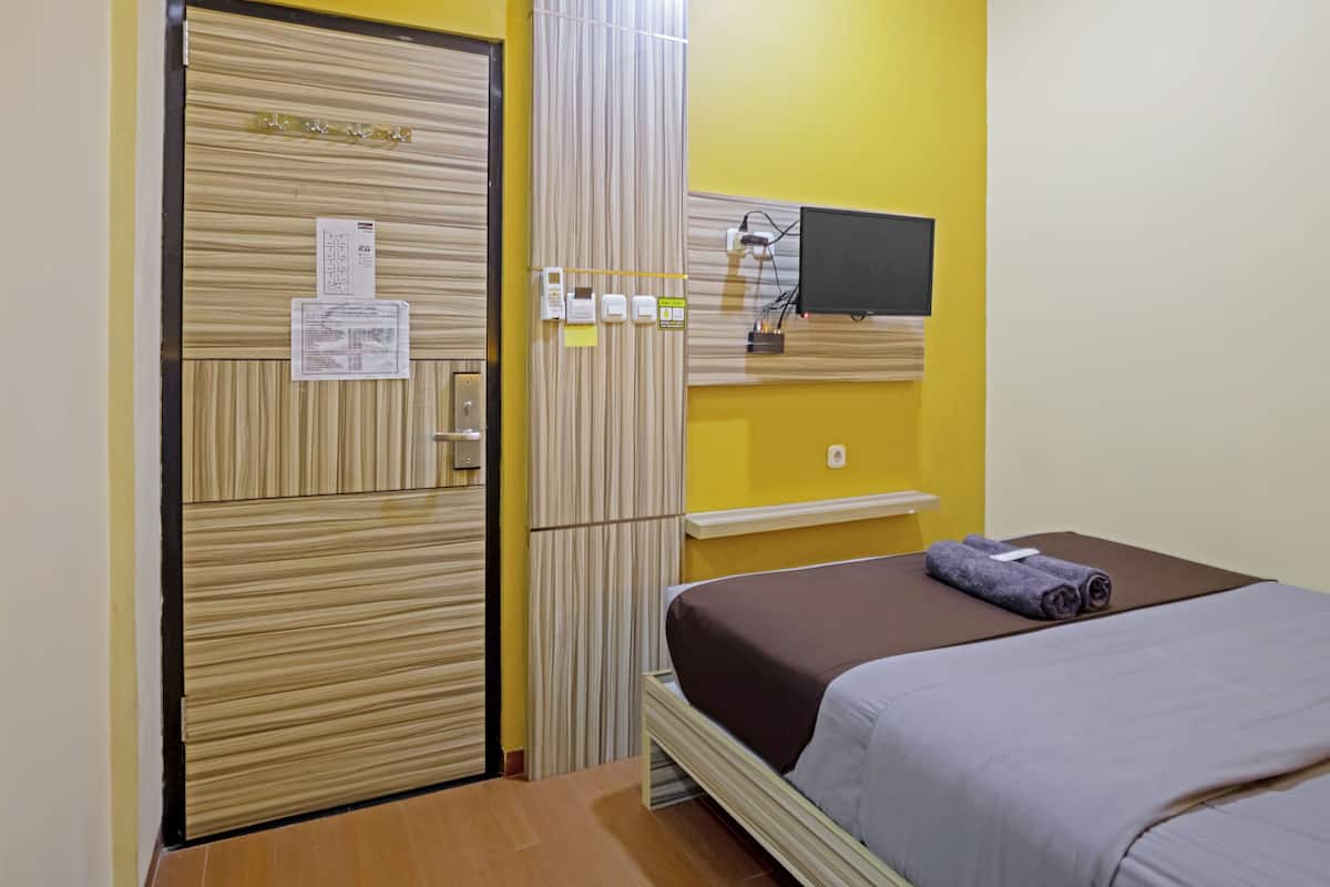 Quarto Superior, sem janelas | Secretária, Wi-fi grátis, roupa de cama fornecida