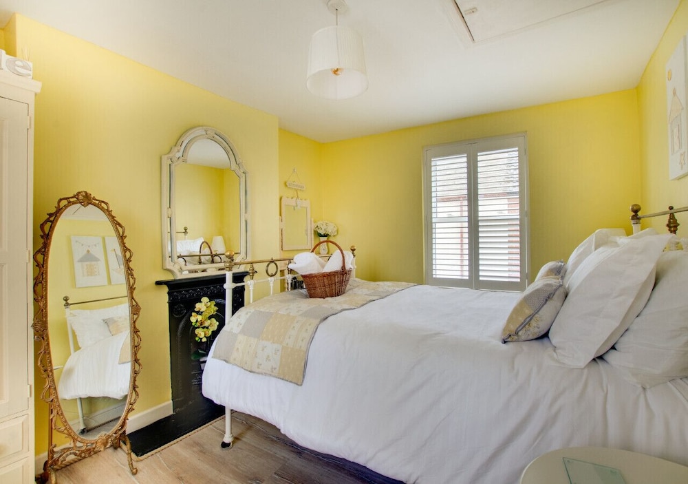 Mariner's Cottage - Two Bedroom House, Sleeps 4 - Weymouth