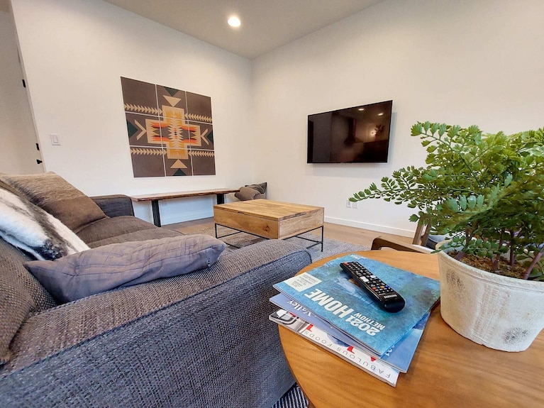 Trails End B - 3 Bedroom Modern Winthrop Townhome - Pearrygin Lake State Park, Winthrop