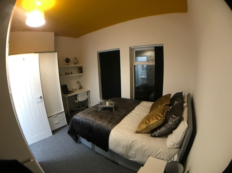 Townhouse @ 87 Walthall Street Crewe - Double Ensuite - Crewe