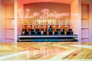 Este bar de champanhe 