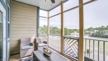 Apartamento em Condomínio Fechado, 3 quartos, vista para o resort (2309) | Vista da varanda