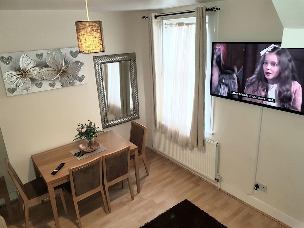 Cedar Villa - Inviting 5-bed House In Chatham- - Chatham