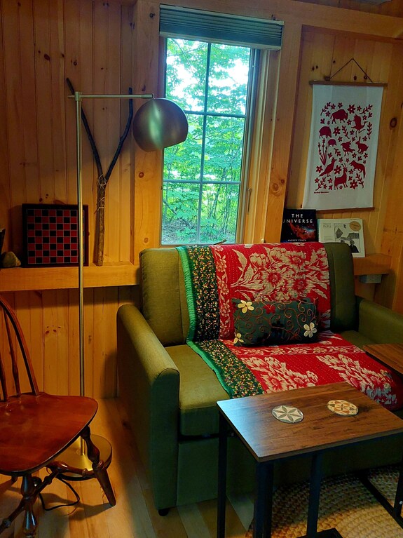 Northwoods Guest Cabin & Porch Overlooking Private Woods And Stream - Vermont