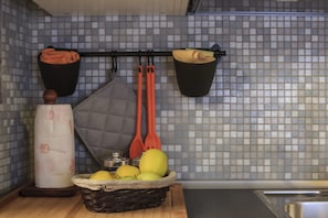 Apartamento em Condomínio Fechado, 1 quarto, Vista para a cidade | Cozinha privada