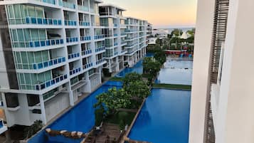 Apartamento em Condomínio Fechado, 2 quartos, 2 casas de banho (D604, Bldg. D, FL 6) | Vista da varanda