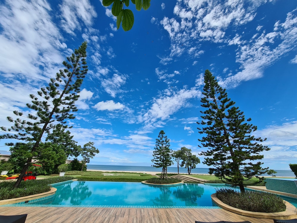 Boulevard Tuscany - 3 Bedroom Pool Villa - Cha-am