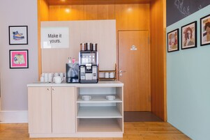 Café da manhã com buffet todos os dias mediante uma taxa