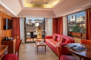 Suite | Minibar, cofre no quarto, secretária 