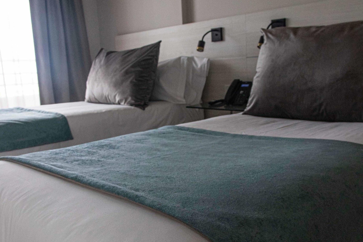 Quarto Standard, 2 camas individuais | Roupa de alta qualidade, edredões de penas