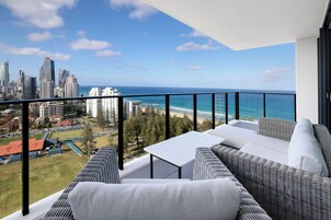 Apartamento superluxo, 3 quartos, vista para o oceano (Skyrise) | Vista da sacada