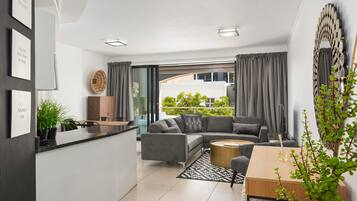 Apartamento clássico | Opções para refeição no quarto