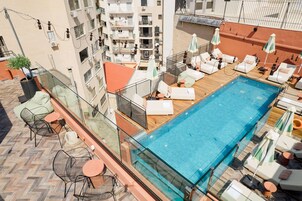 Piscina exterior sazonal 