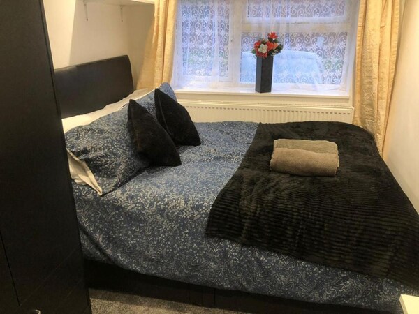 Onsite Cosy Practical Studio - In A Quite Area - Coventry