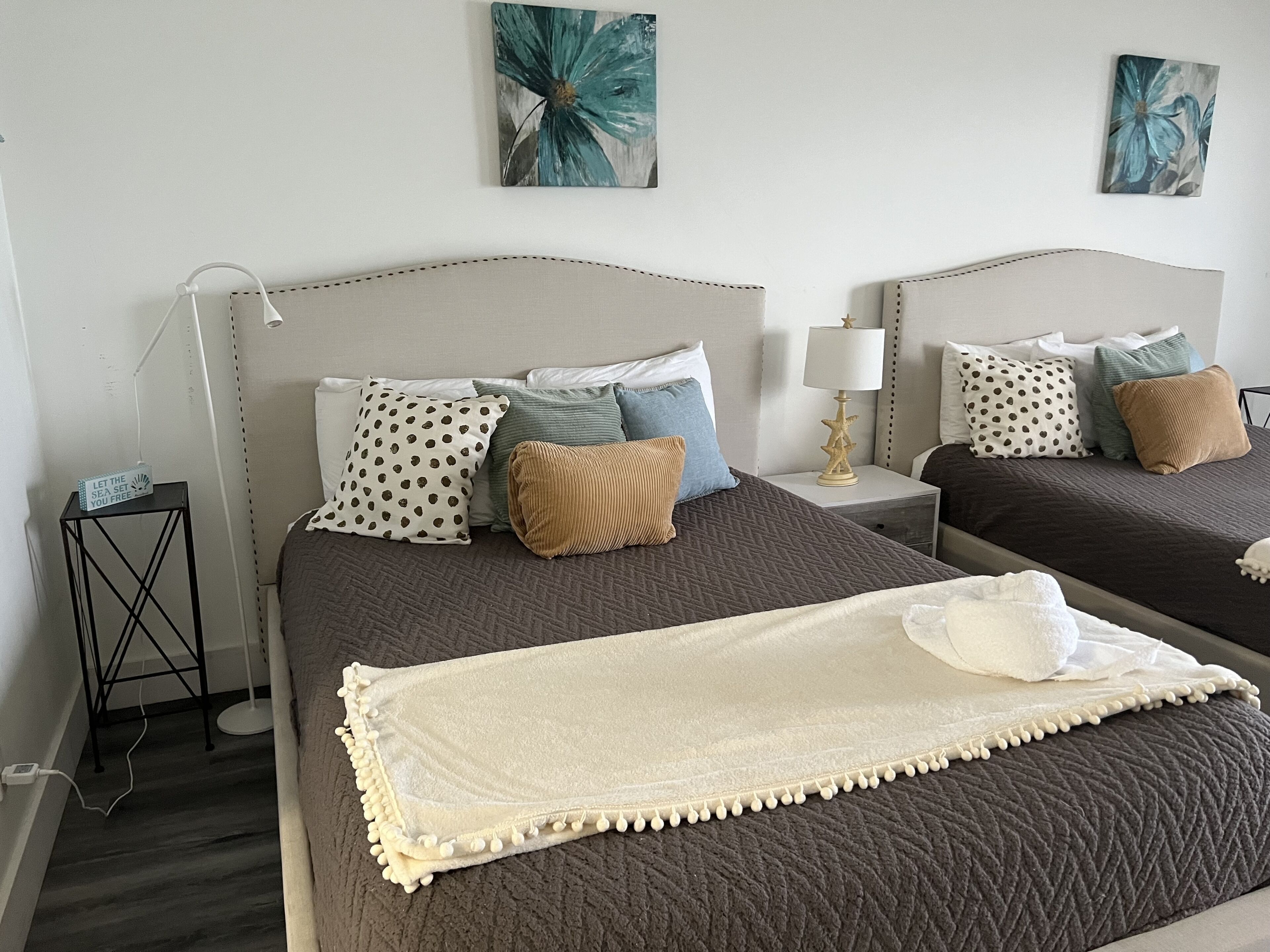 Hermoso Estudio Frente Al Mar Con Balcon - Sunny Isles Beach, FL