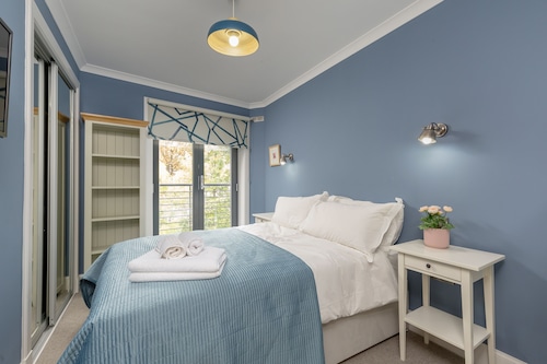 Charming Mews House In City Centre - Edinburgh