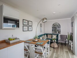 Casa de Campo | Cozinha privada | Um frigorífico, uma máquina de lavar louça, uma chaleira elétrica 