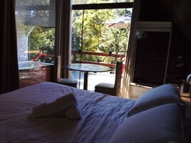 Quarto conforto | Frigobar, Wi-Fi, roupa de cama