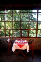 Café da manhã com buffet grátis todos os dias