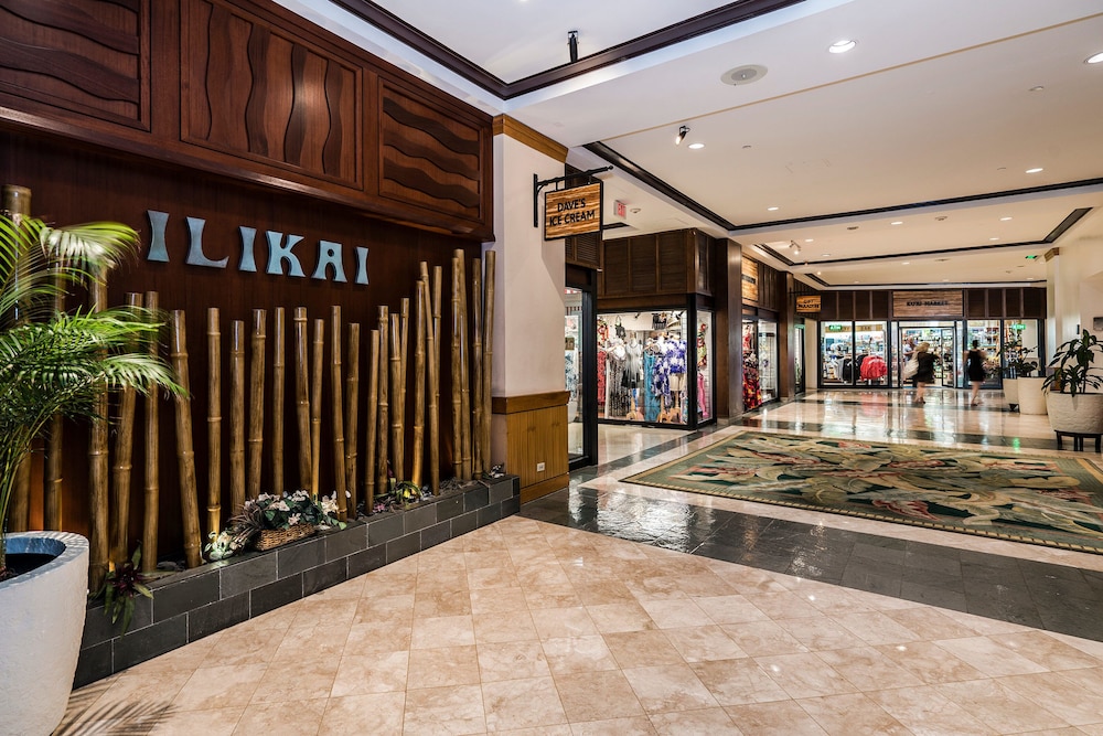 Ocean & Fireworks Condo Steps Away From The Beach At Ilikai Hotel W/free Wifi - Kailua, HI