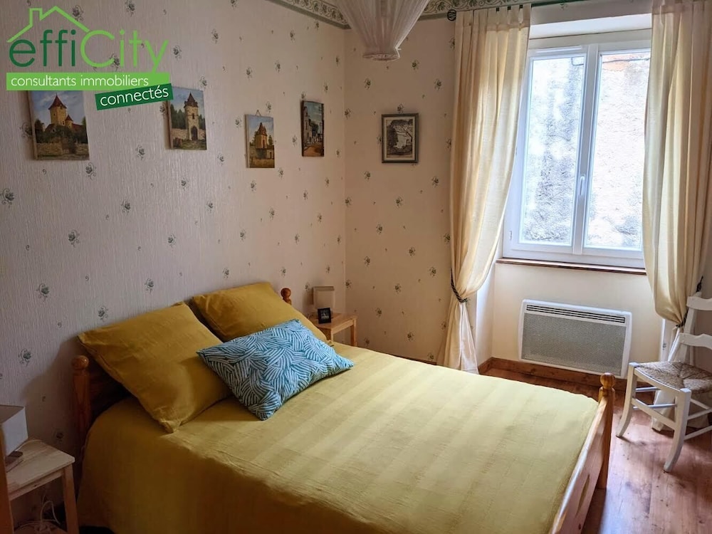 Charming Villa Overllooking Plaza In Monpazier<br> - Monpazier
