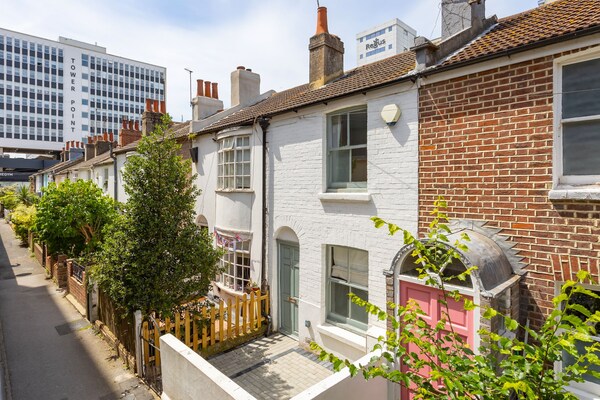 Central Quiet Cottage. Walk To Shops, Bars & Beach - Brighton
