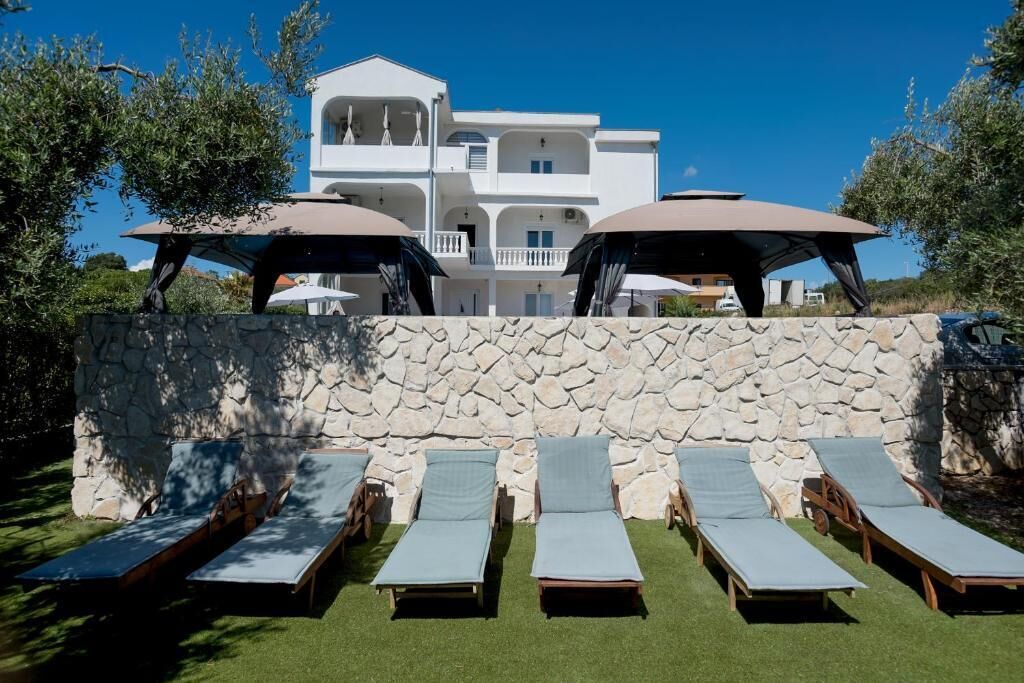 10 piscinas exteriores 