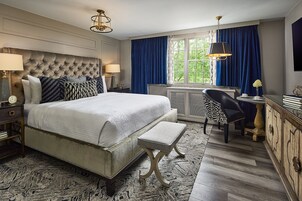 Quarto Deluxe, 1 cama king-size | Roupa de alta qualidade, camas de colchão pillowtop, minibar