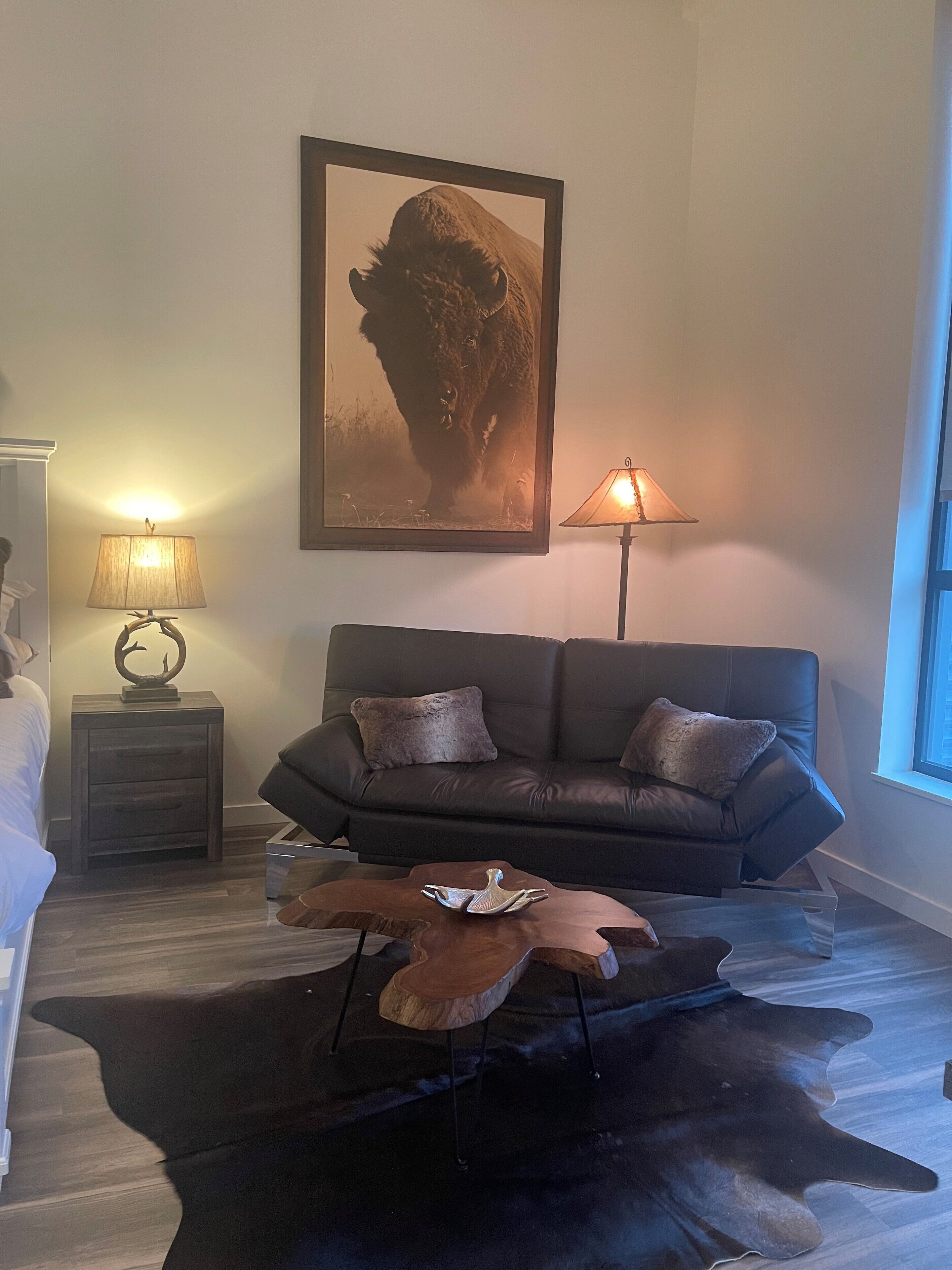 Luxury Studio Condo, 1 King Bed, Amazing Location!! - Bozeman, MT