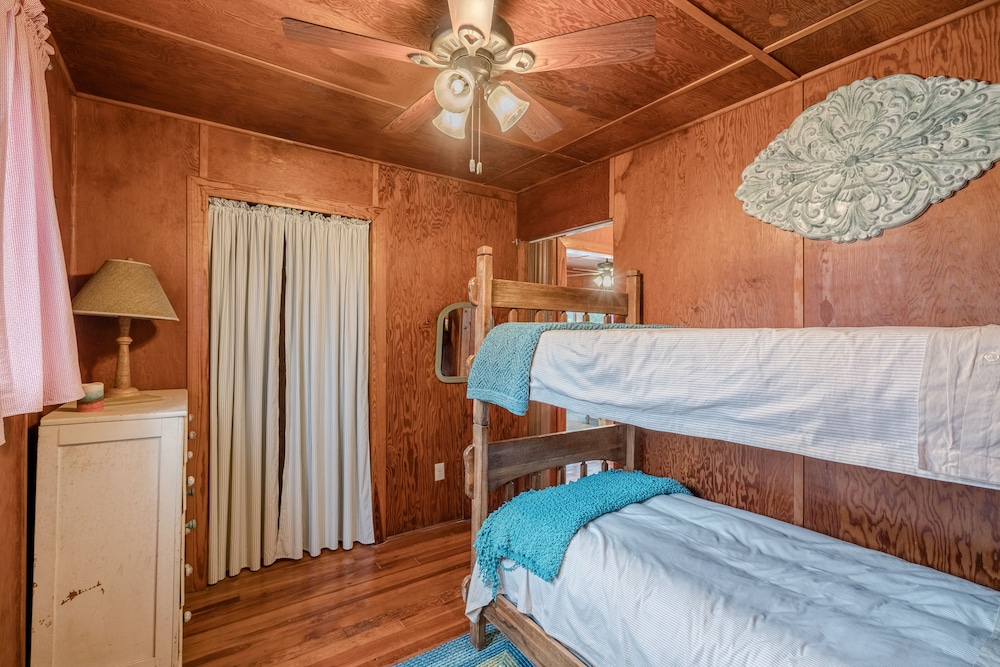 Back Porch Lake View's On Lake Hamilton Main Channel, Family Friendly, Cozy Vibe - Arkansas