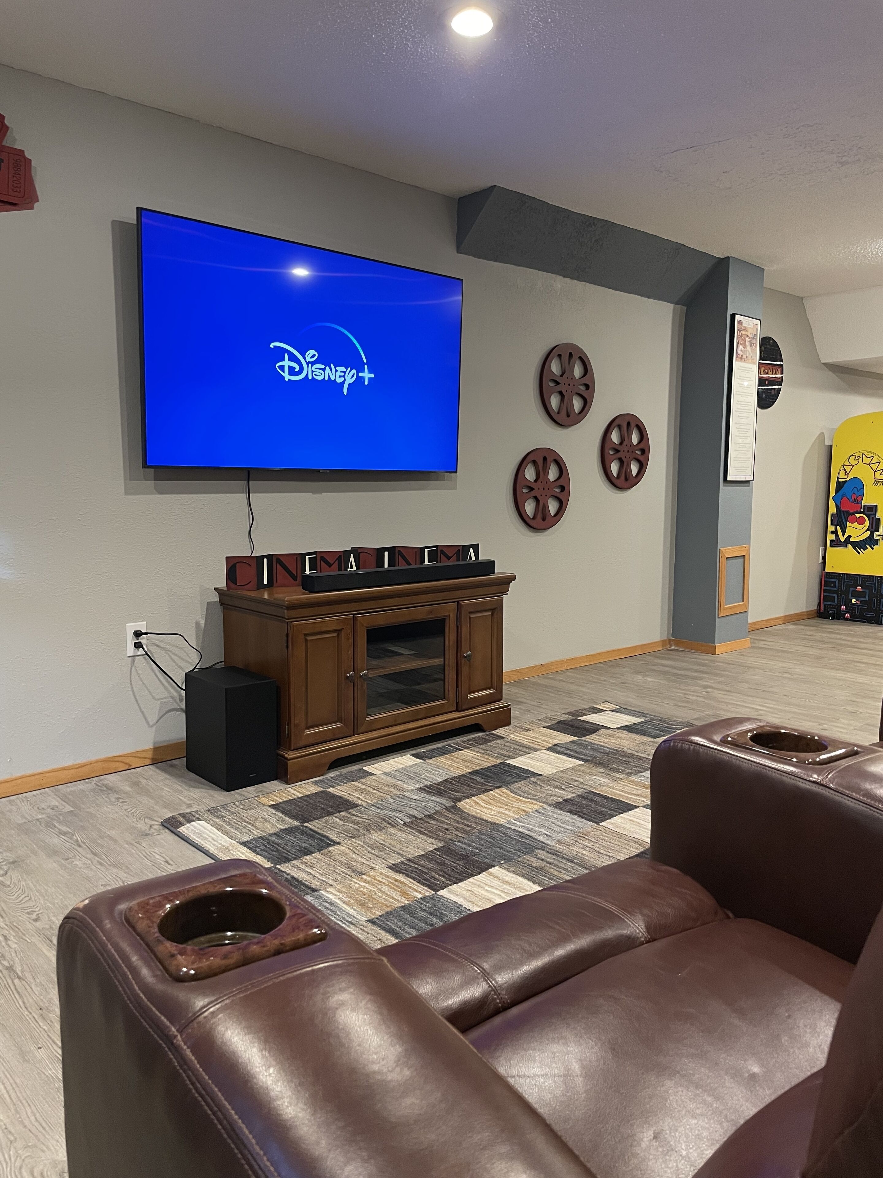 Entire House. Bonus Game Rm. Lg Yard W/firepit/driveway/garage. - Dubuque, IA