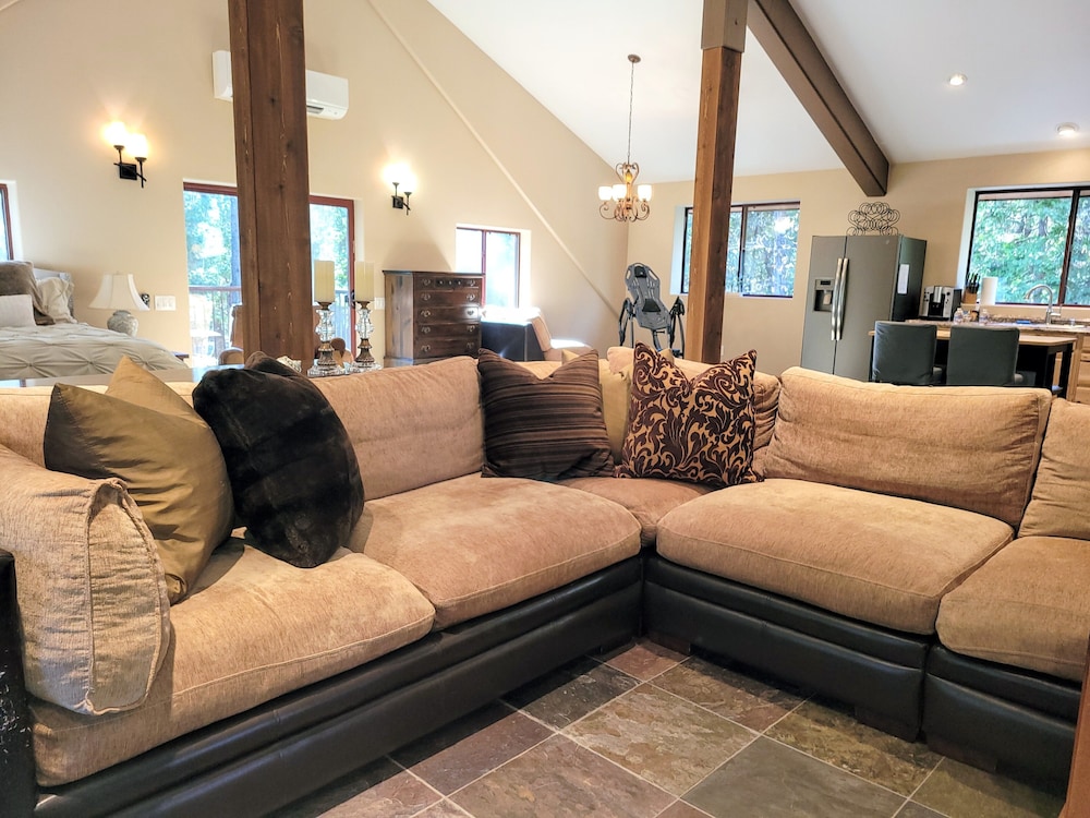 Luxury Mountain Loft- 1700 Sqft Only 4mi Downtown Grass Valley And Nevada City - Nevada City, CA