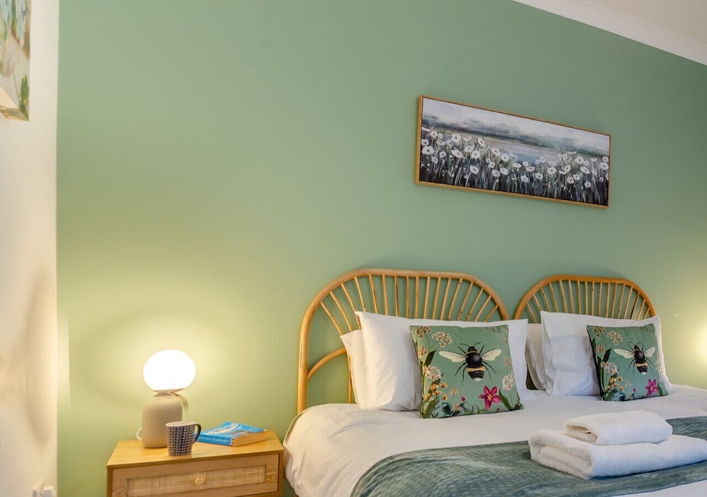 Fairy Glen Apt One - Three Bedroom Apartment, Sleeps 6 - Penrhyndeudraeth