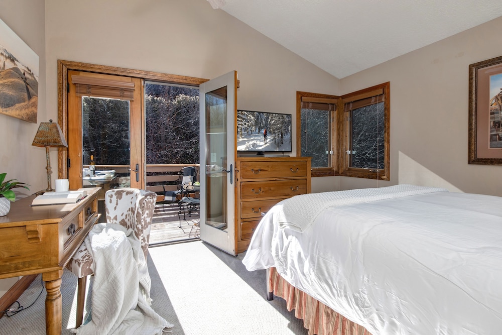 Mountainside Getaway With Private Hot Tub & Year-round Recreation! Park City Rossie Hill - Park City