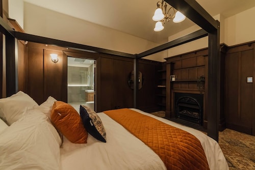 Bel Air Mansion - Sleeps 12 Villa - New Zealand