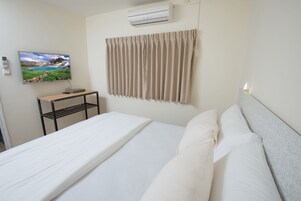 Quarto casal ou duplo clássico | Quartos à prova de som, Wi-Fi de cortesia, roupa de cama